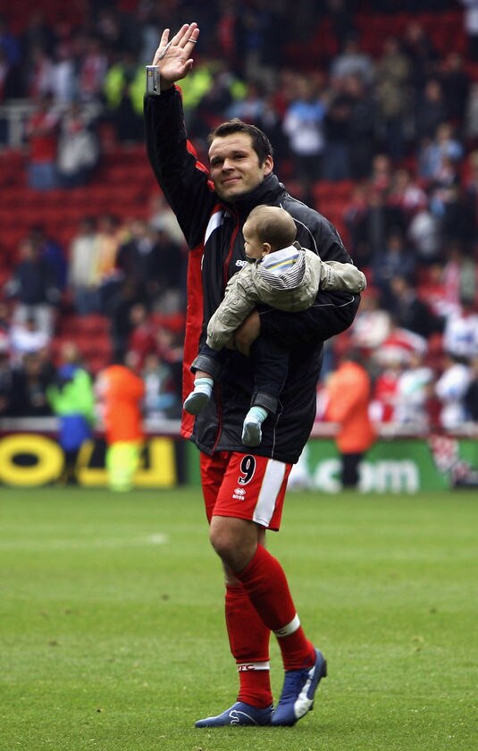 Viduka signs for Newcastle - ABC News