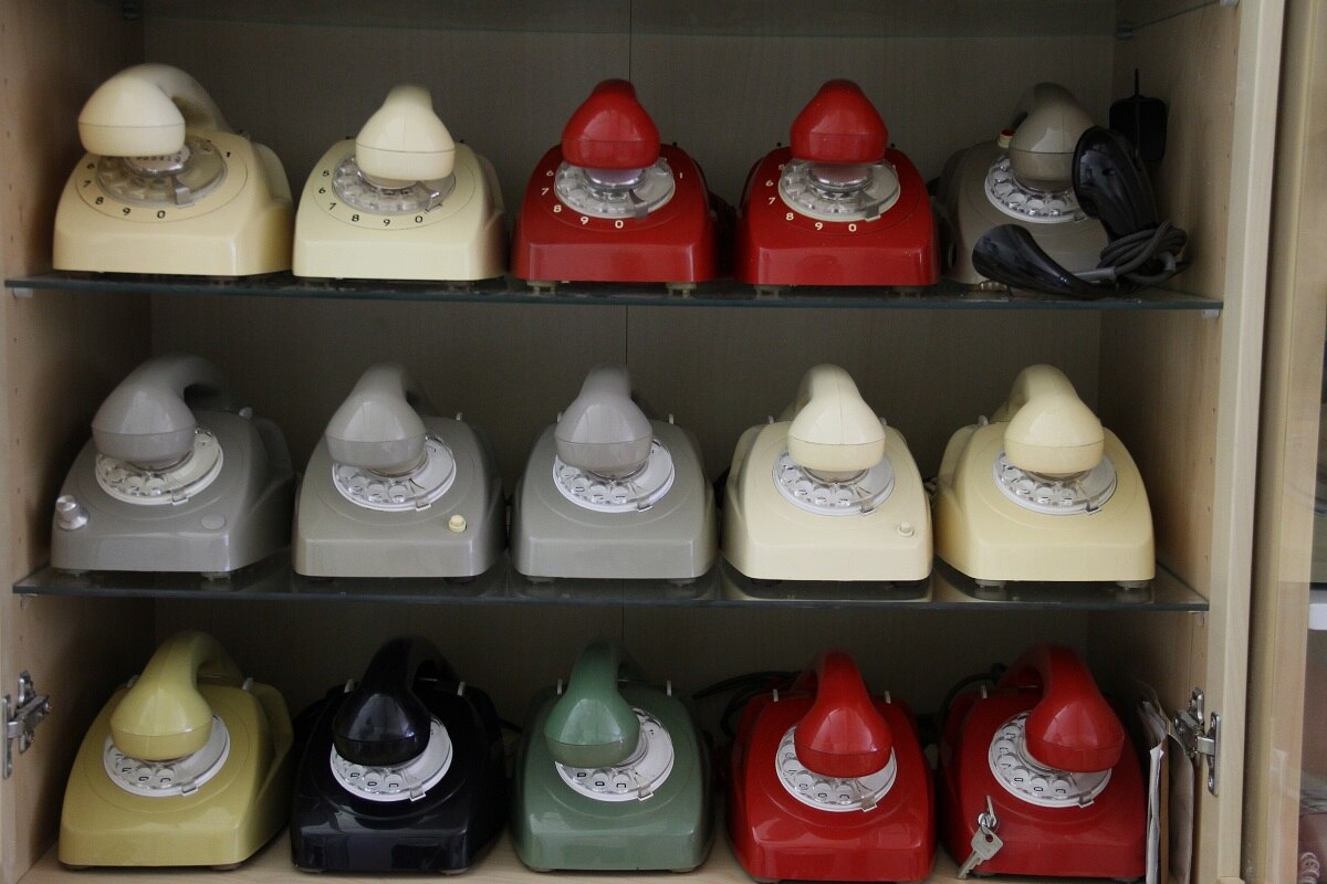 Phone collection charts changing face of Australia's telecommunication ...