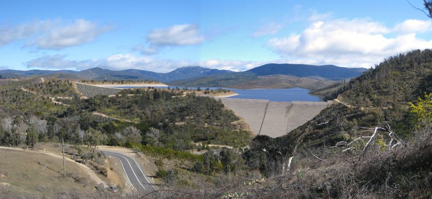 Cotter Dam faces blowout - ABC News