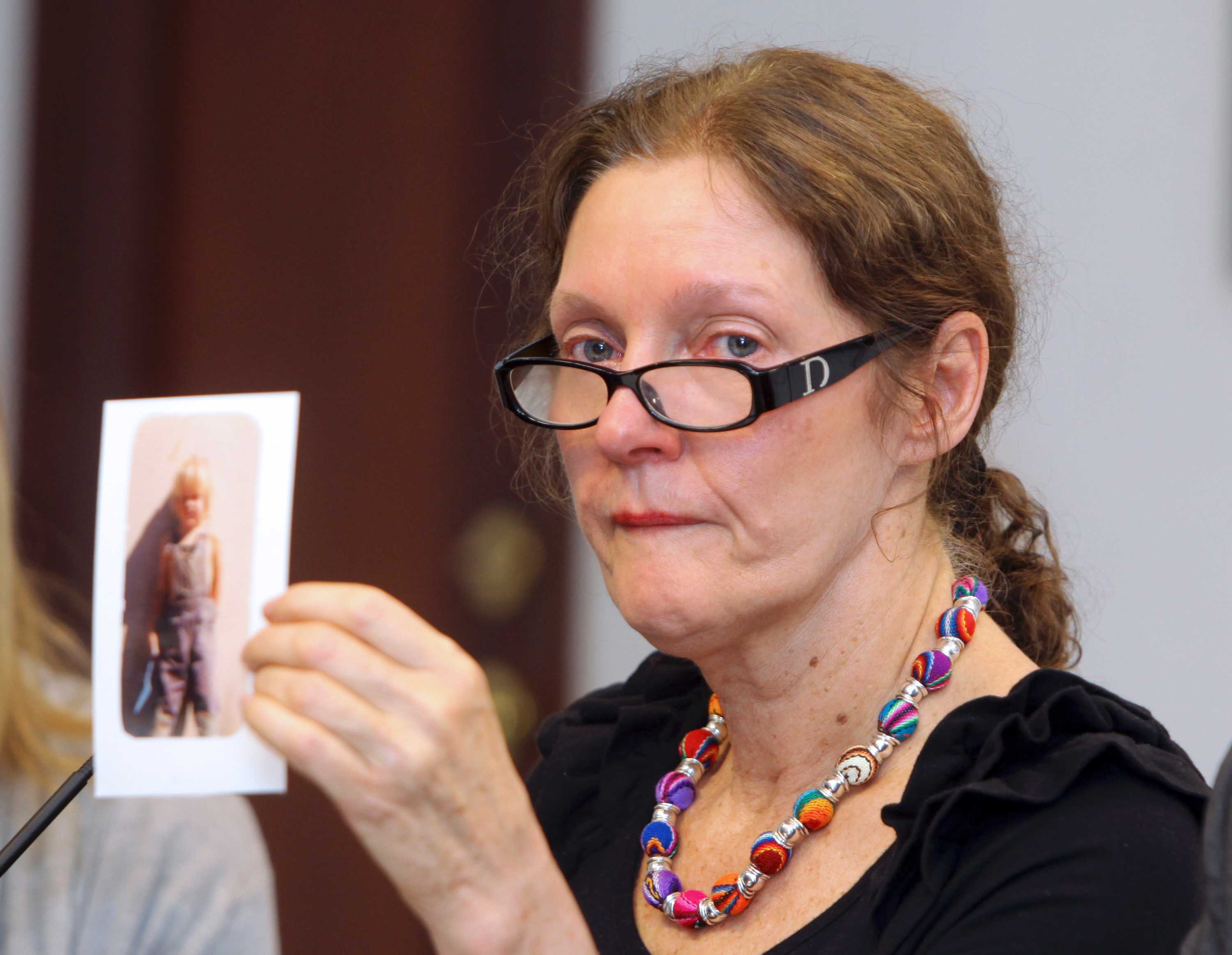 Julian Assange's mother calls on Malcolm Turnbull to help WikiLeaks ...
