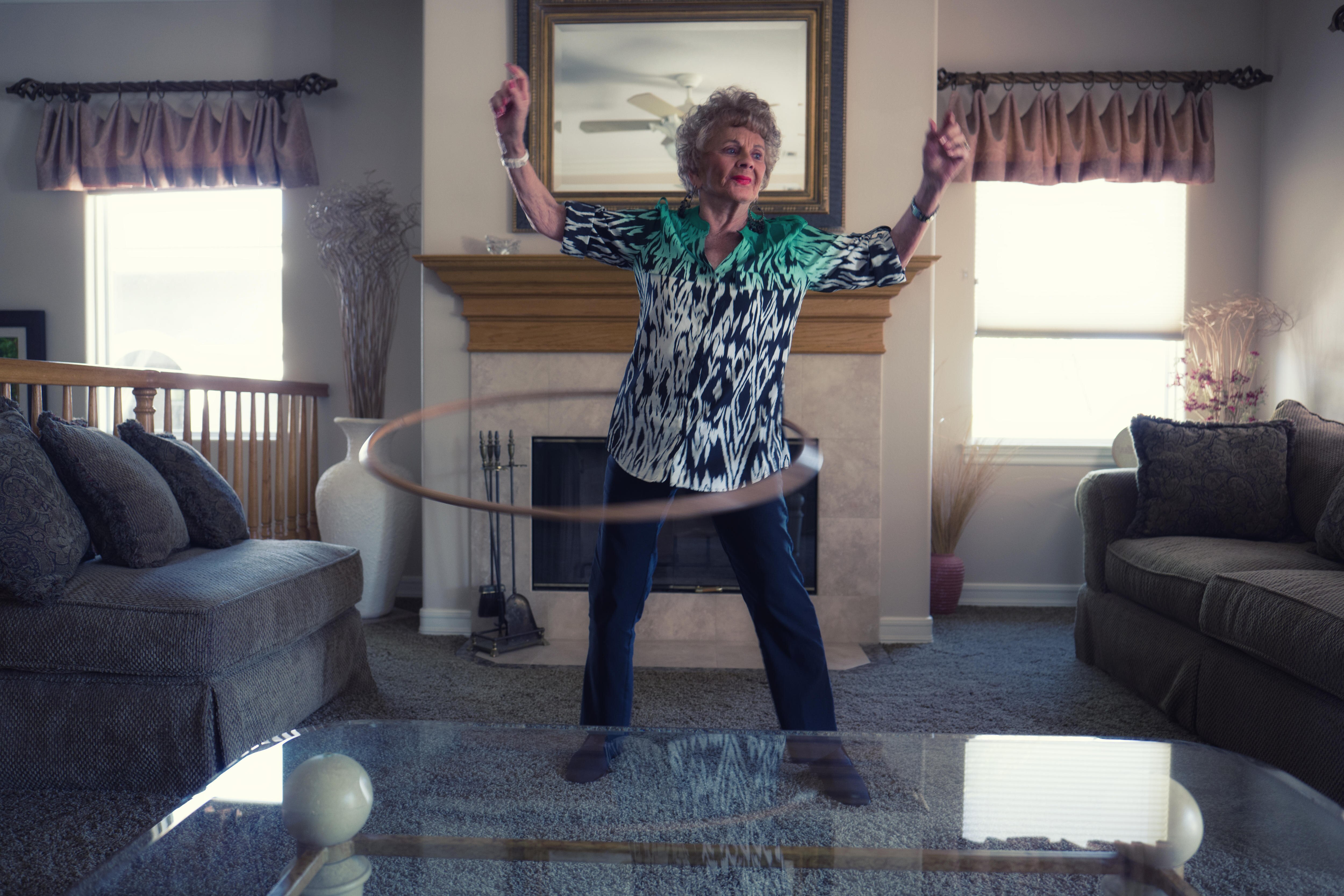 Joan Anderson, who brought the hula hoop from Australia to the world ...