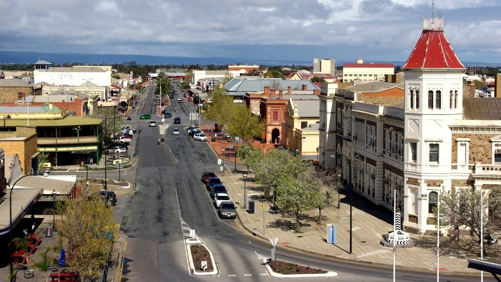 Derelict buildings worry Port Adelaide mayor - ABC News