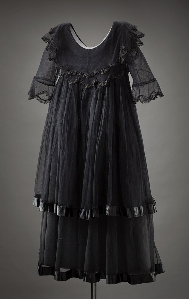 Mourning Dress: A response to a woman's grief - ABC listen