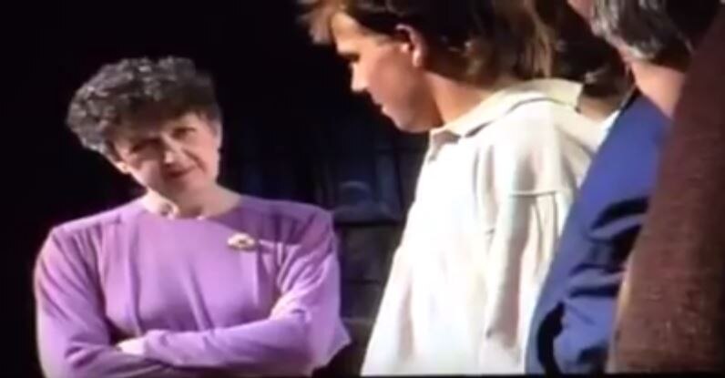 Neighbours Mrs Mangel actress Vivean Gray dies aged 92 - ABC News