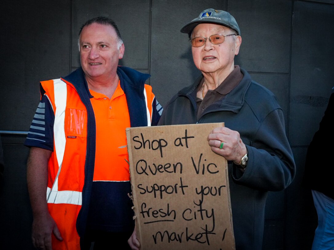 Queen Victoria Market stallholders on strike for first time in market's ...