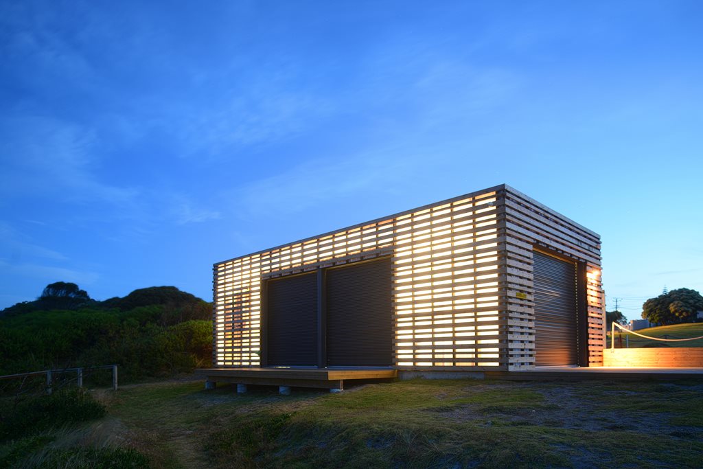 Tasmania's Bicheno Surf Club wins architecture award - ABC listen