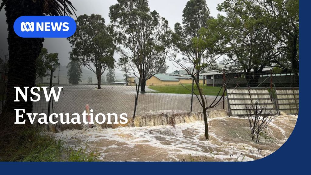 Storm front over Tweed Heads - ABC News