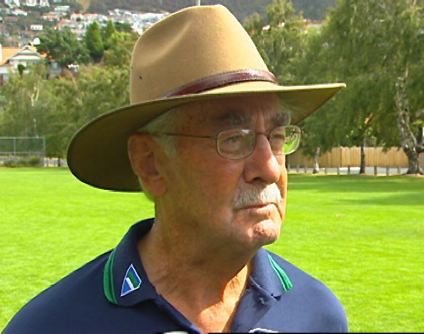 Tasmanian athletics coach Max Cherry dies - ABC News