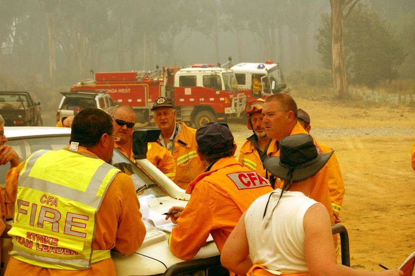 'We won't give up': CFA boss praises firies - ABC News