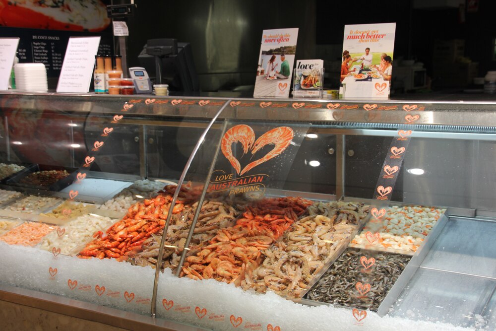 Farmers and fishermen say 'love prawns year round' - ABC News