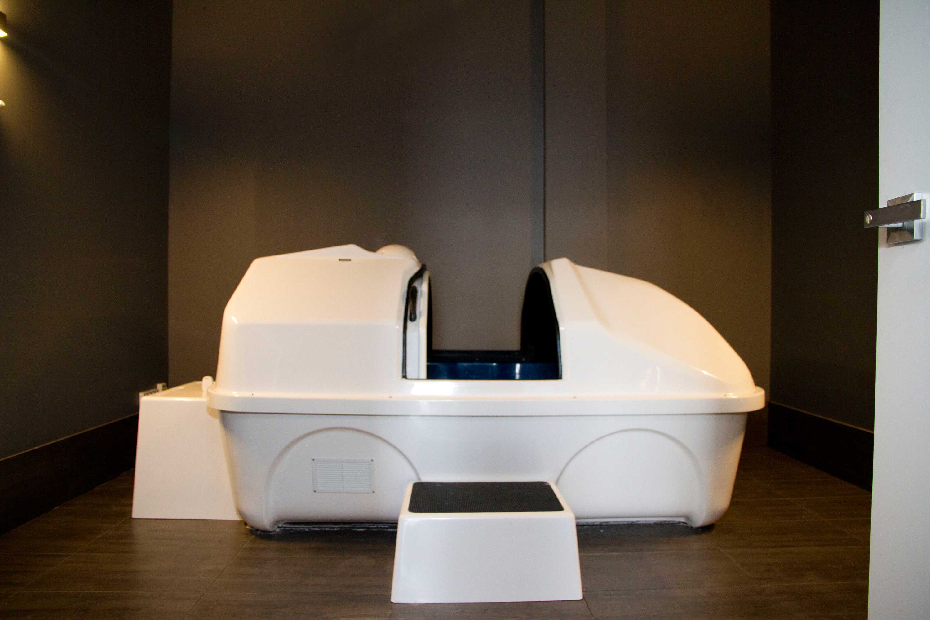 Sensory deprivation tanks helping people with PTSD find comfort in ...