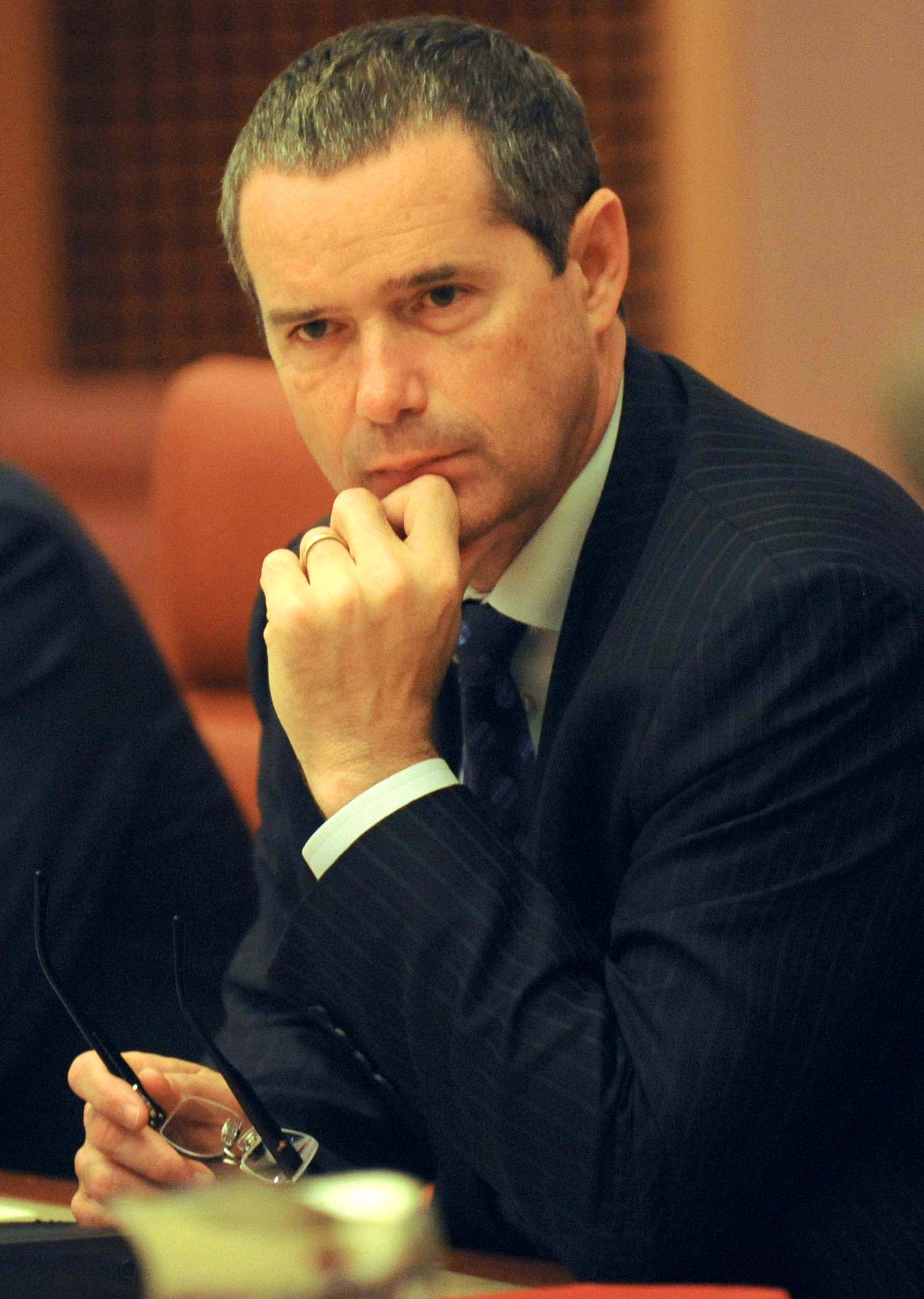 Stephen Conroy scratches out, one Labor 'rooster' left - ABC News