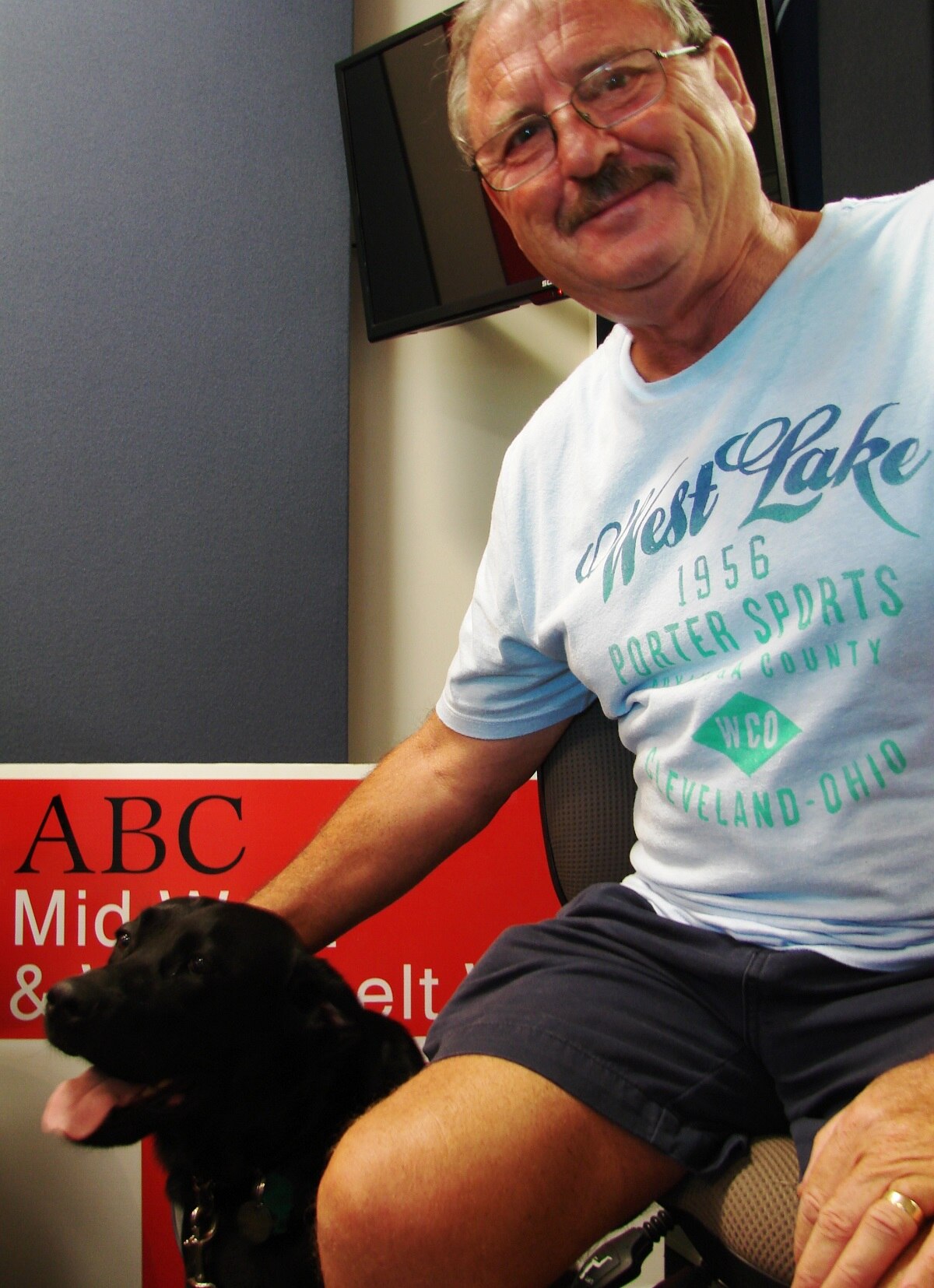 Dogs helping retired servicemen with PTSD through Operation K-9 - ABC News