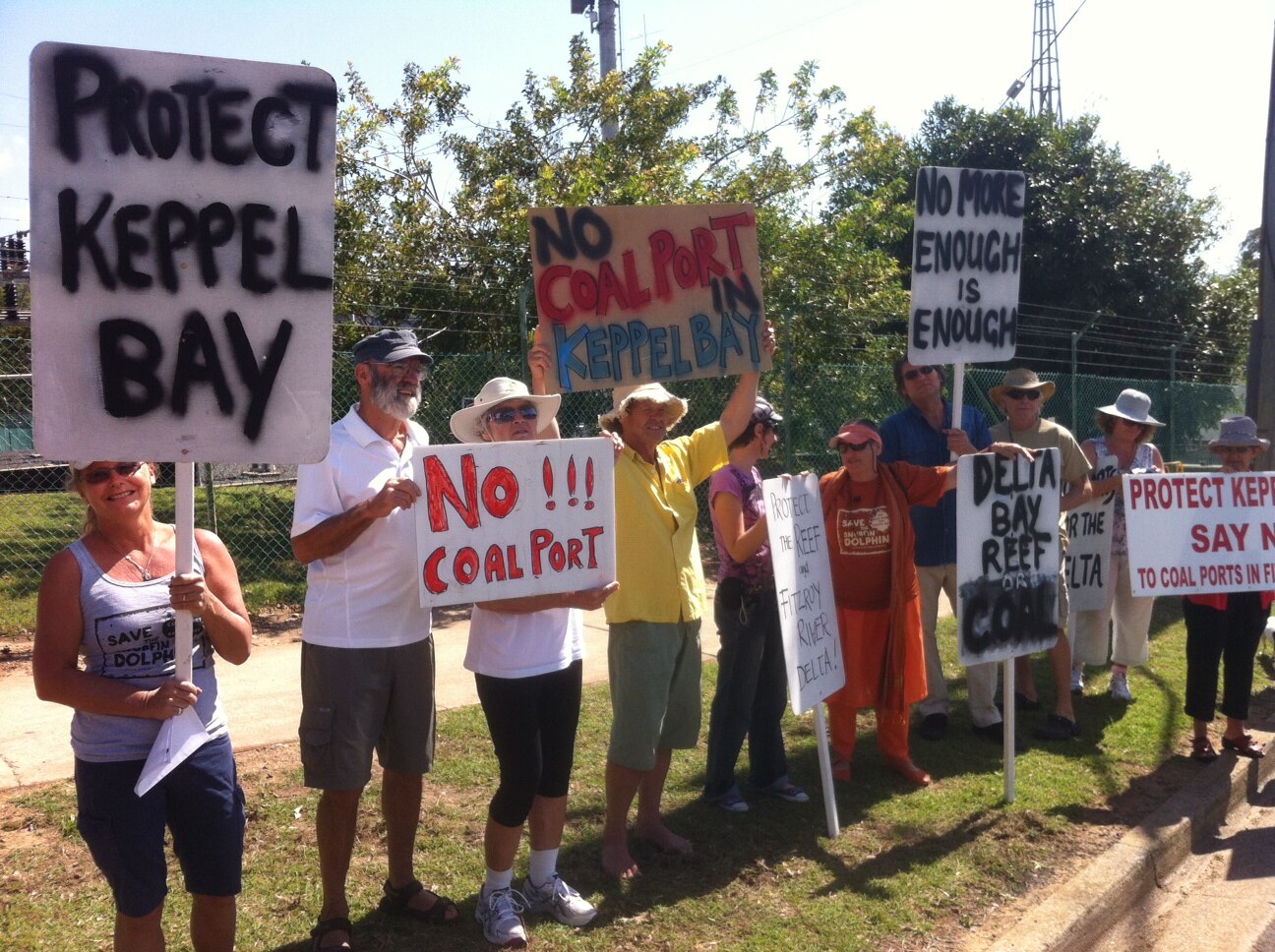 Anti-coal protesters face Seeney - ABC News