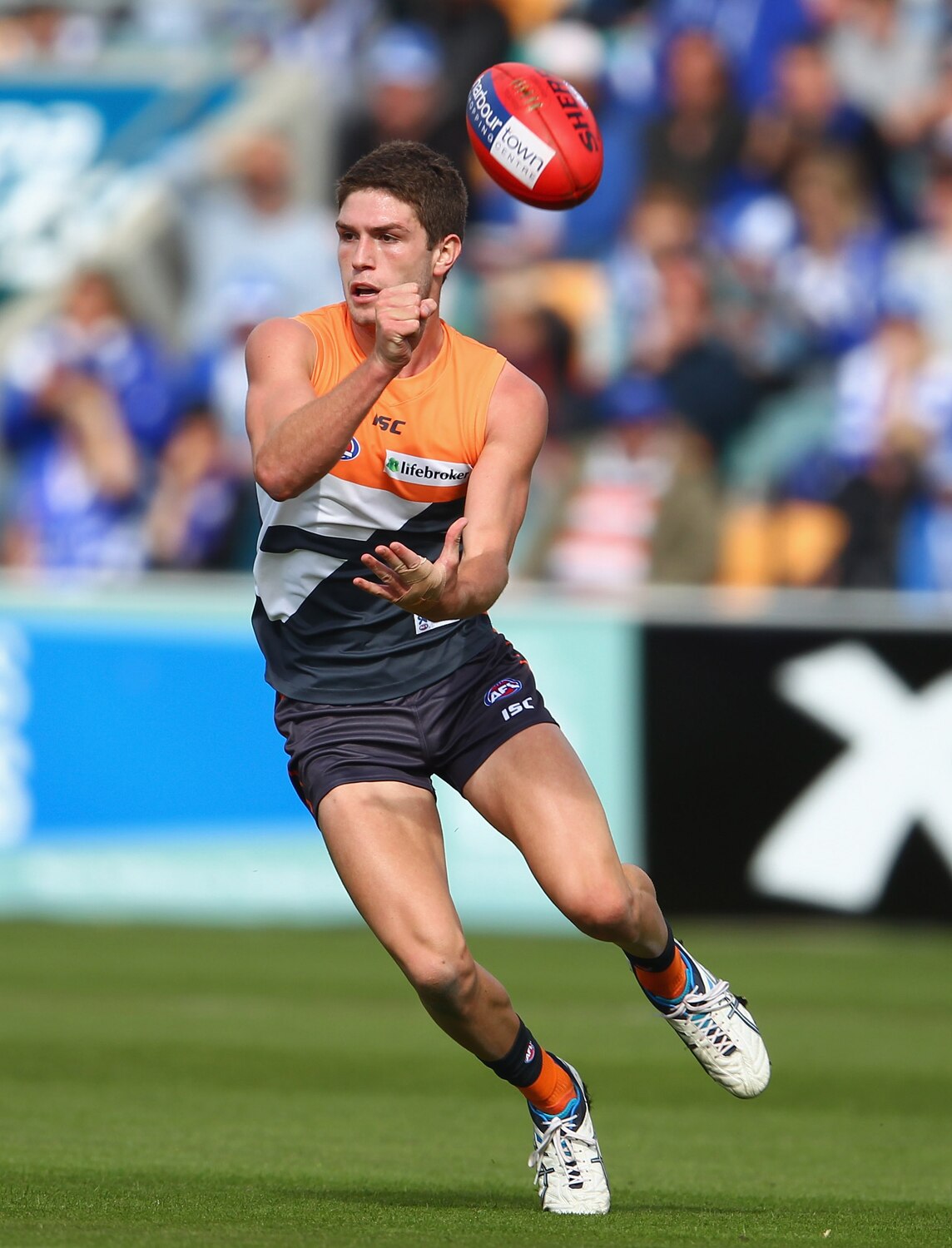 Bugg claims Rising Star nomination - ABC News