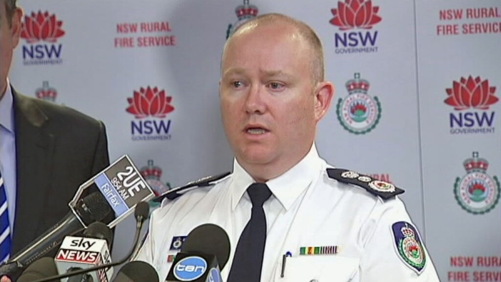 Emotional RFS chief Shane Fitzsimmons praises fire crew efforts - ABC News