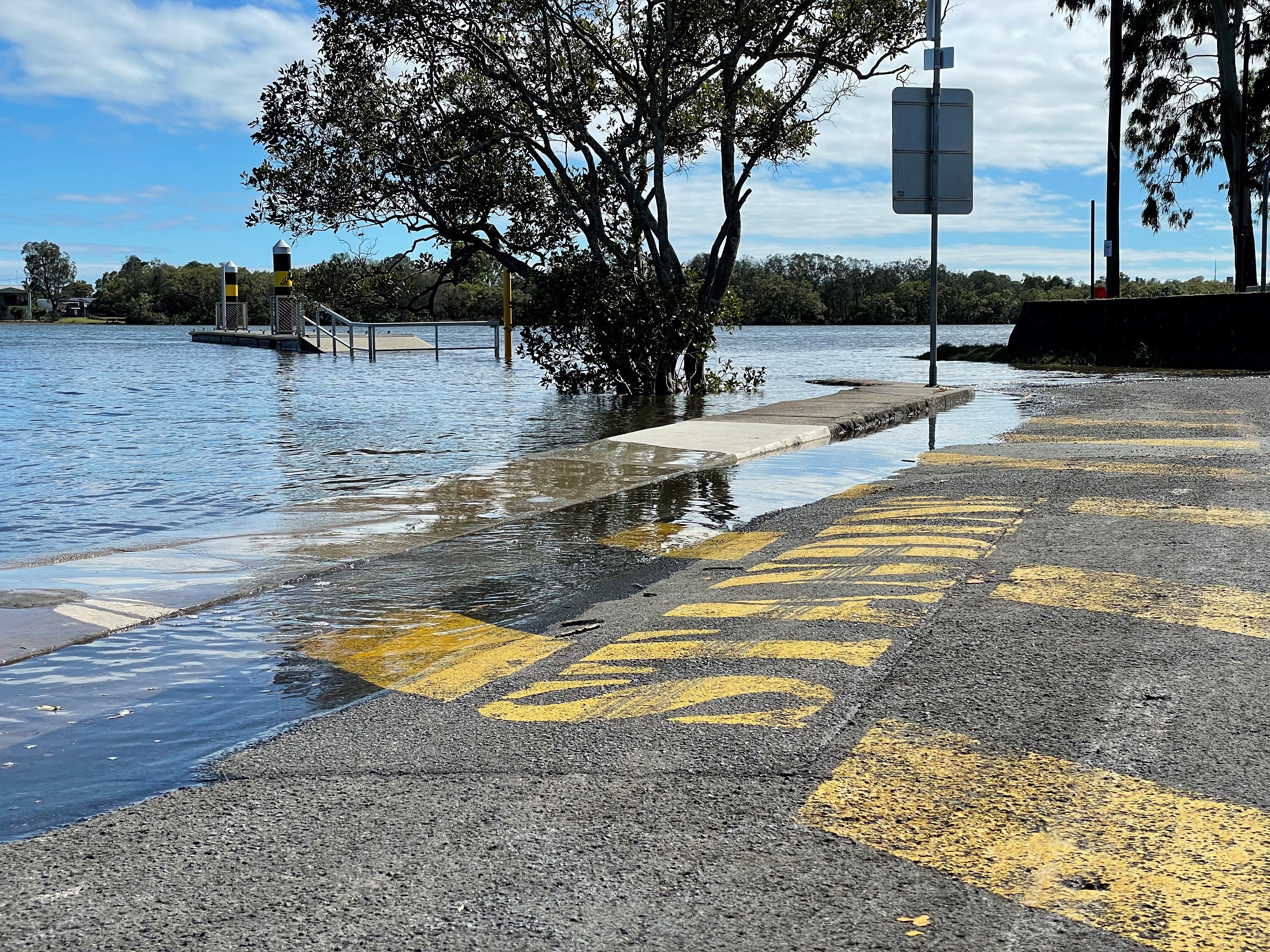 Ex-Tropical Cyclone Seth moves towards land with wild…