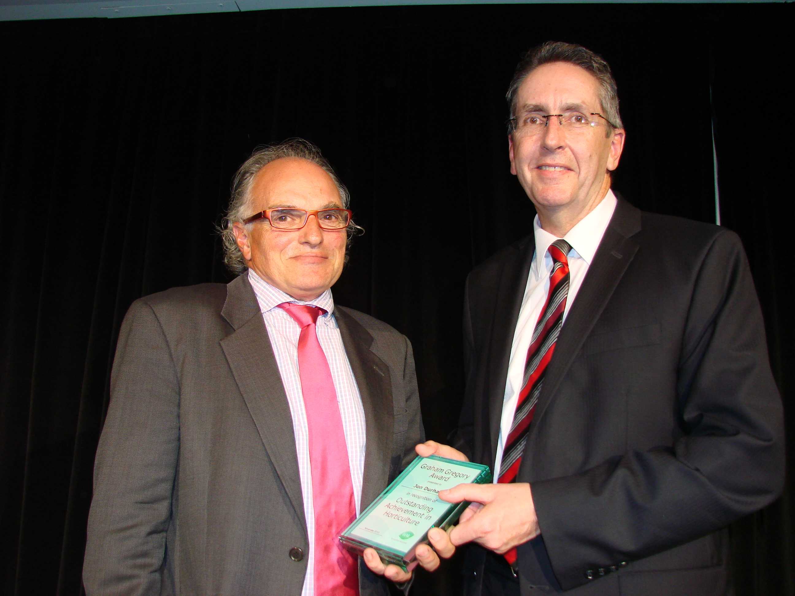 Pink Lady apple developer picks up award - ABC News