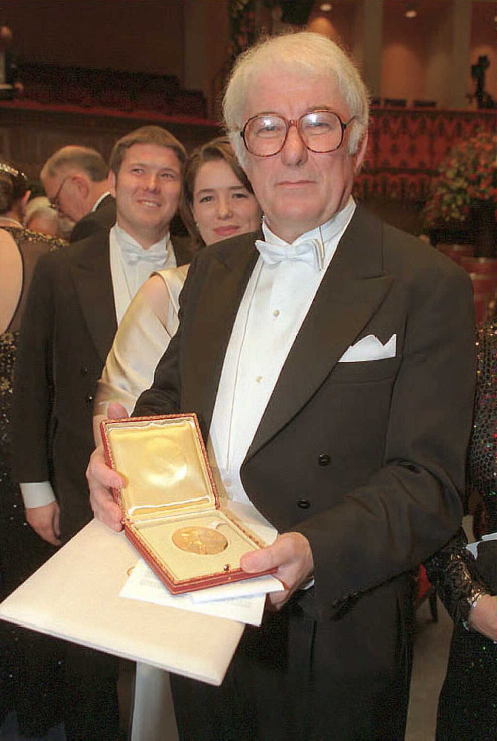 Seamus Heaney, Irish poet and Nobel laureate, dies aged 74 - ABC News