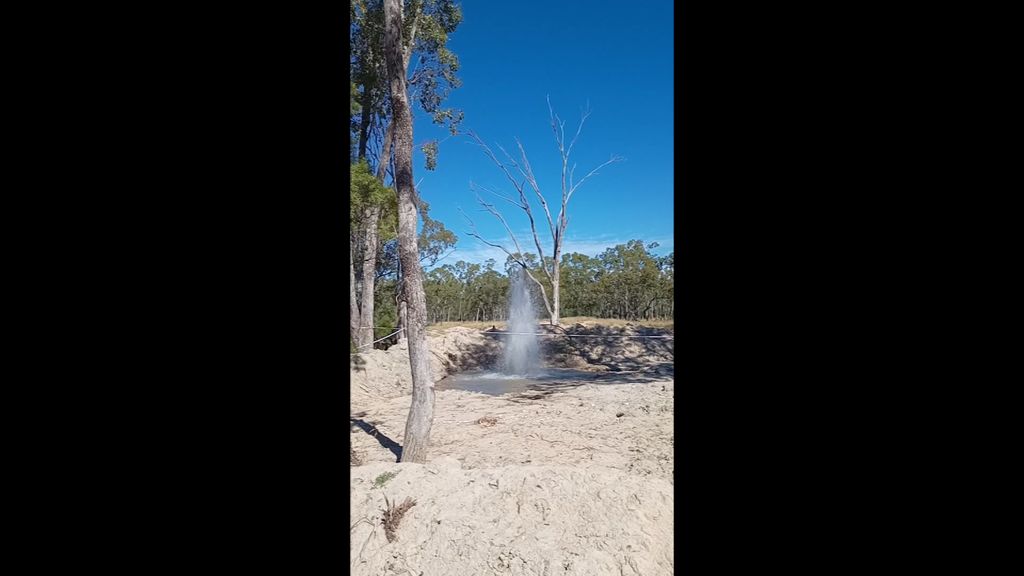 Foot archer's incredible world record breaking shot - ABC News