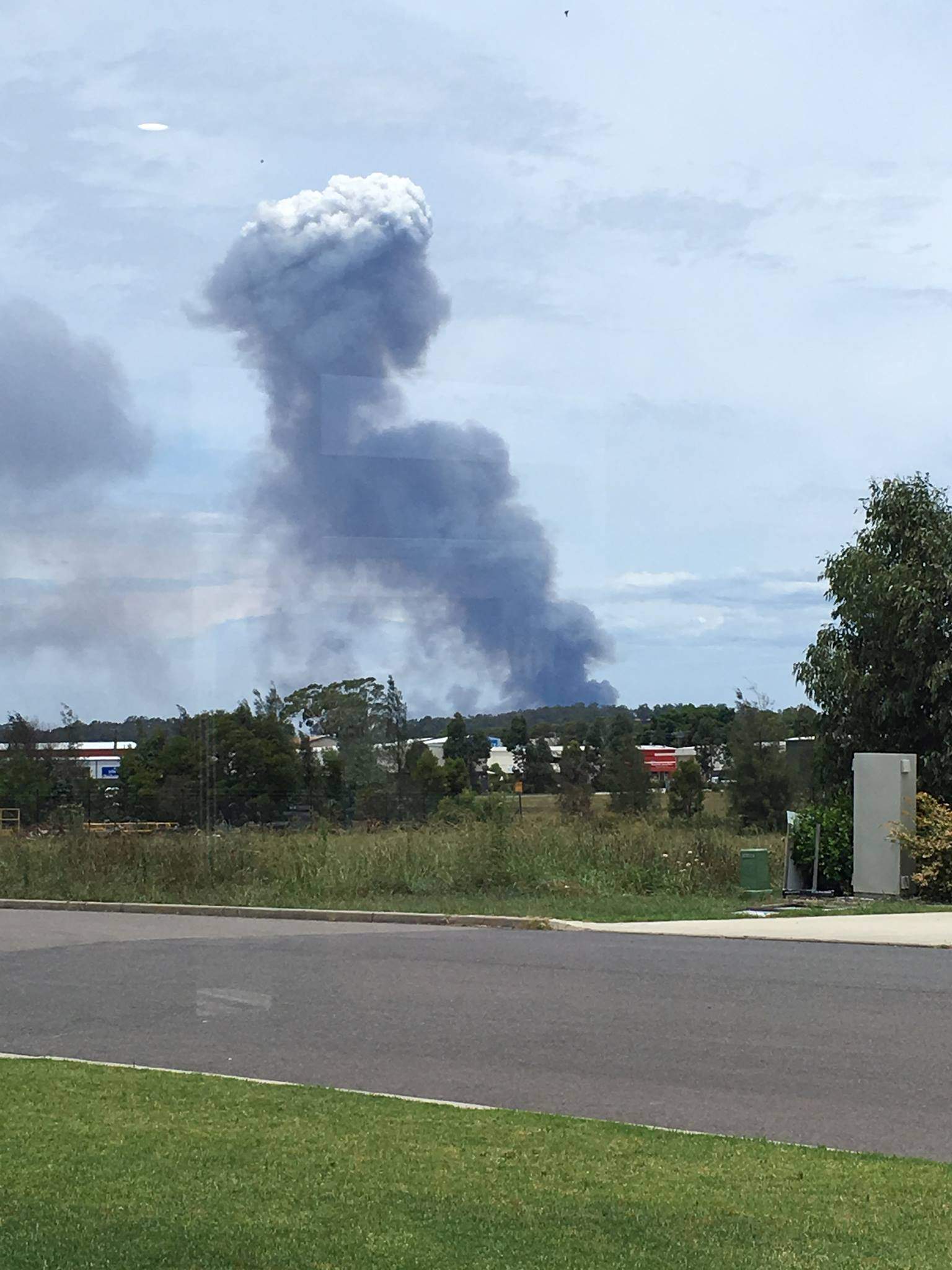 Bushfire burning out-of-control near Cessnock - ABC News