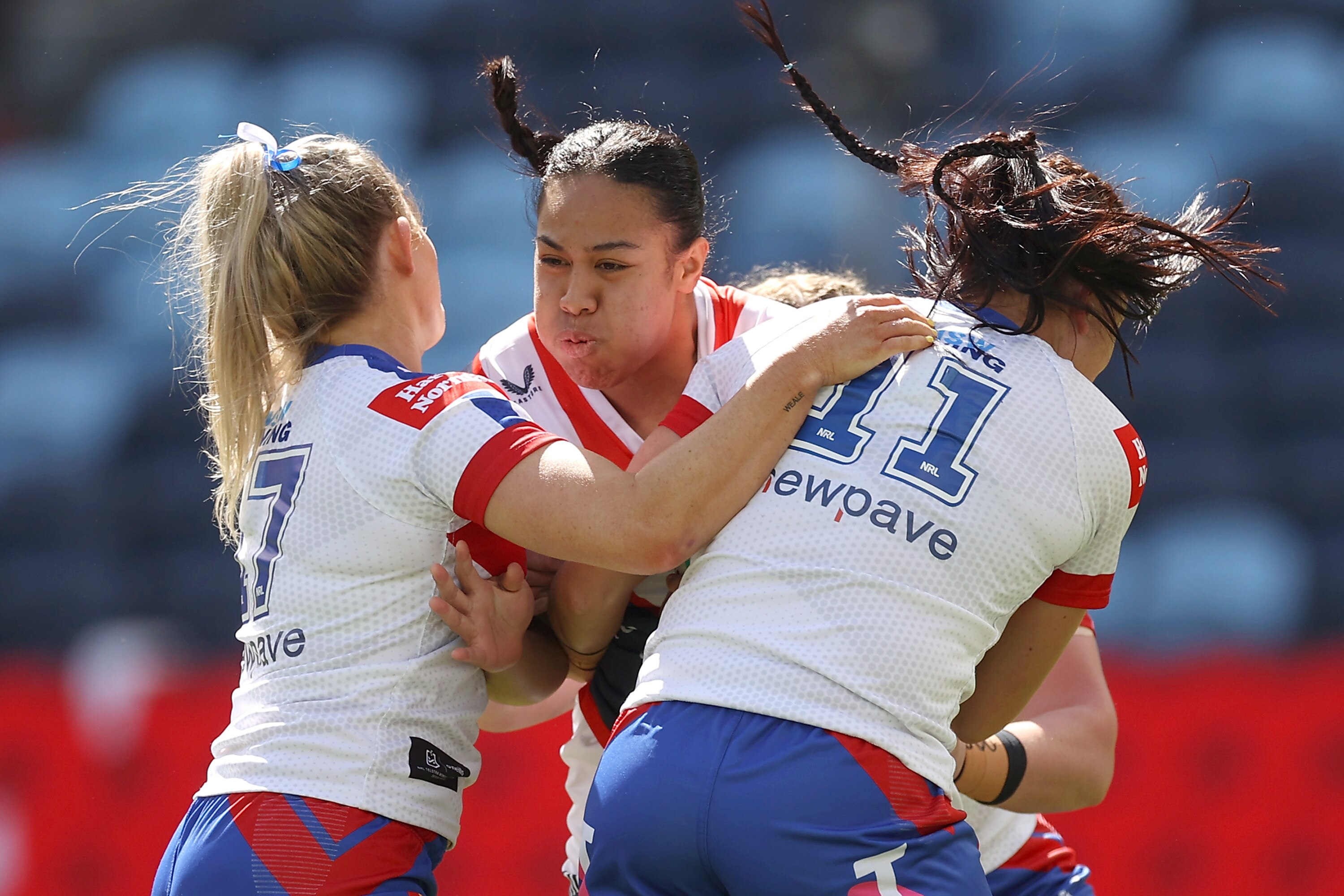 Sydney Roosters pip Newcastle Knights 18-16 in NRLW thriller - ABC News