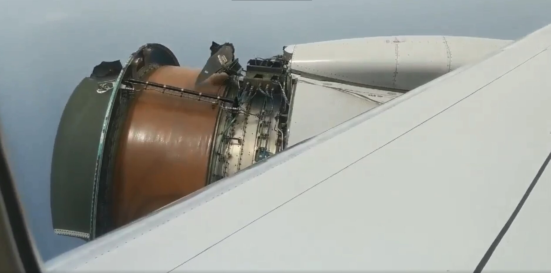 'Scariest flight of my life': United Airlines passengers watch in ...