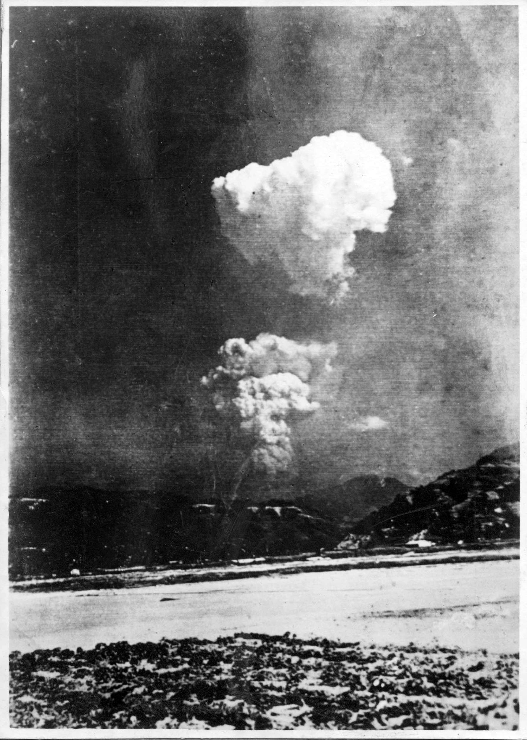 Photo of atom bomb cloud found in Hiroshima - ABC News