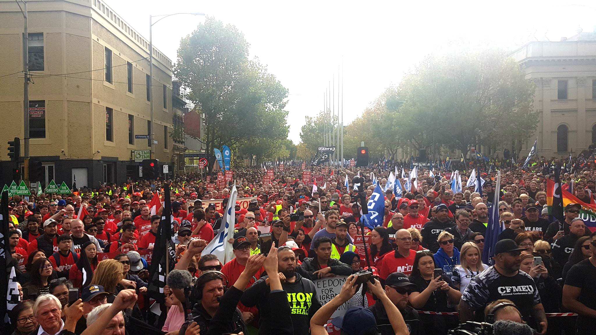 Union rally for minimum wage increase disrupts Melbourne's CBD as tens ...
