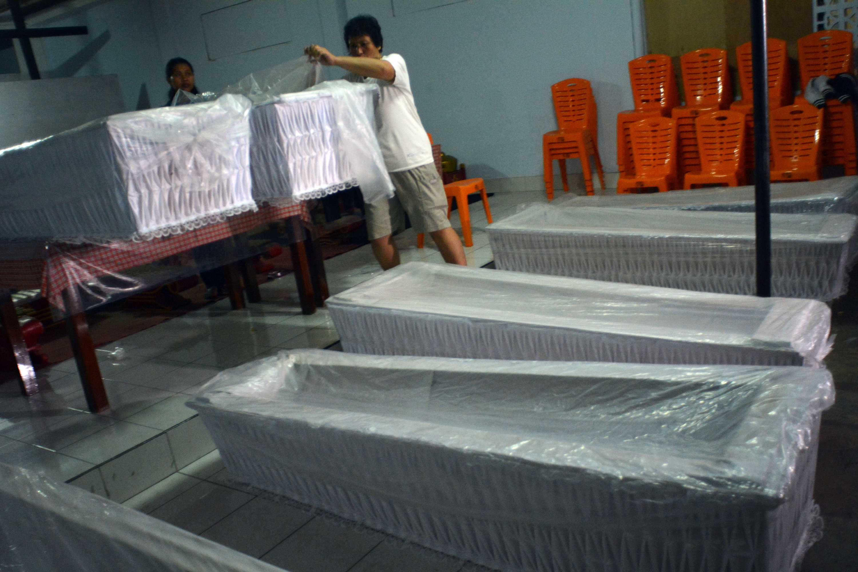 Bali Nine executions: 'Grim' procedure as families gather for final ...