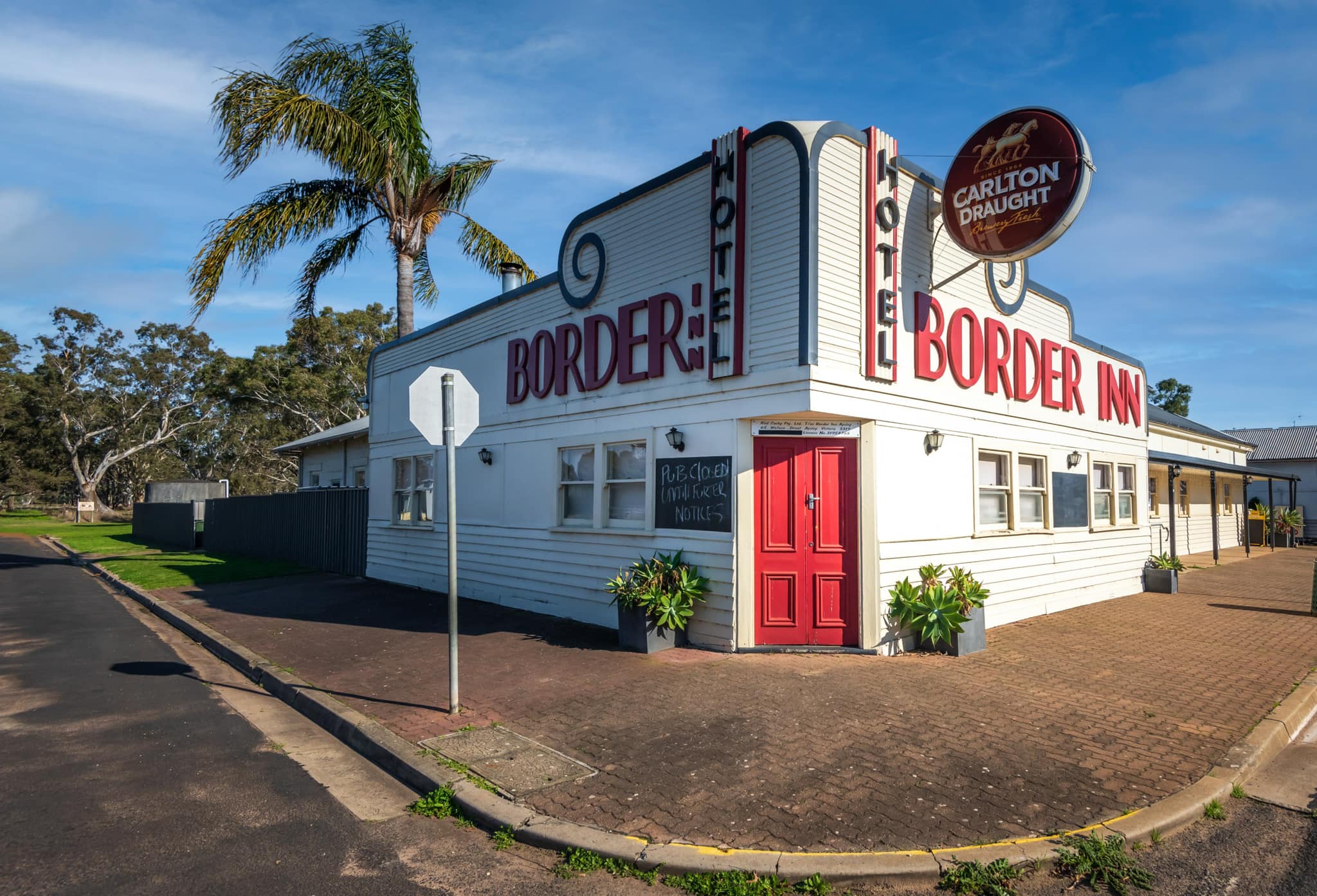 Apsley residents stunned as Border Inn Hotel heritage pub damaged by ...