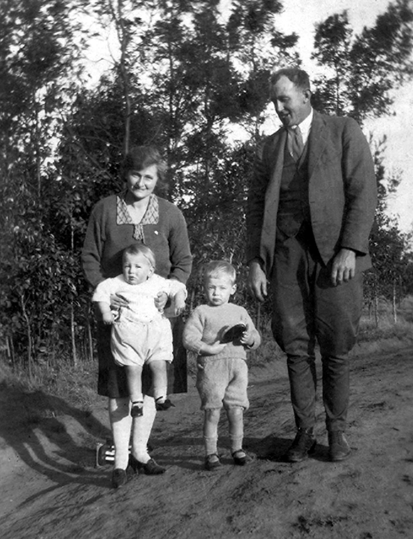 Searching for Hector Thomson - ABC listen