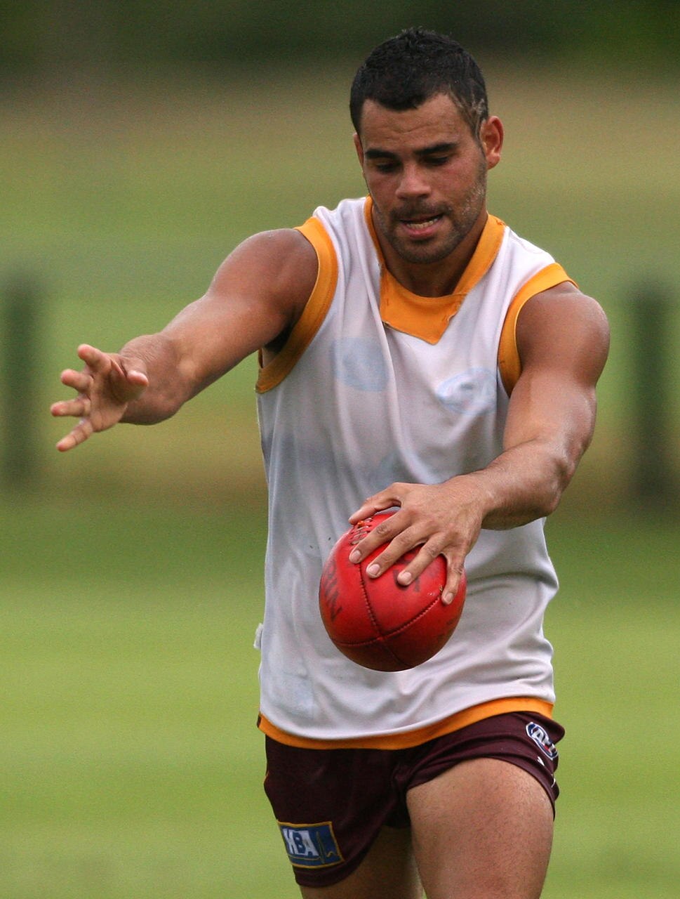 Albert Proud: Former AFL player admits bashing partner - ABC News