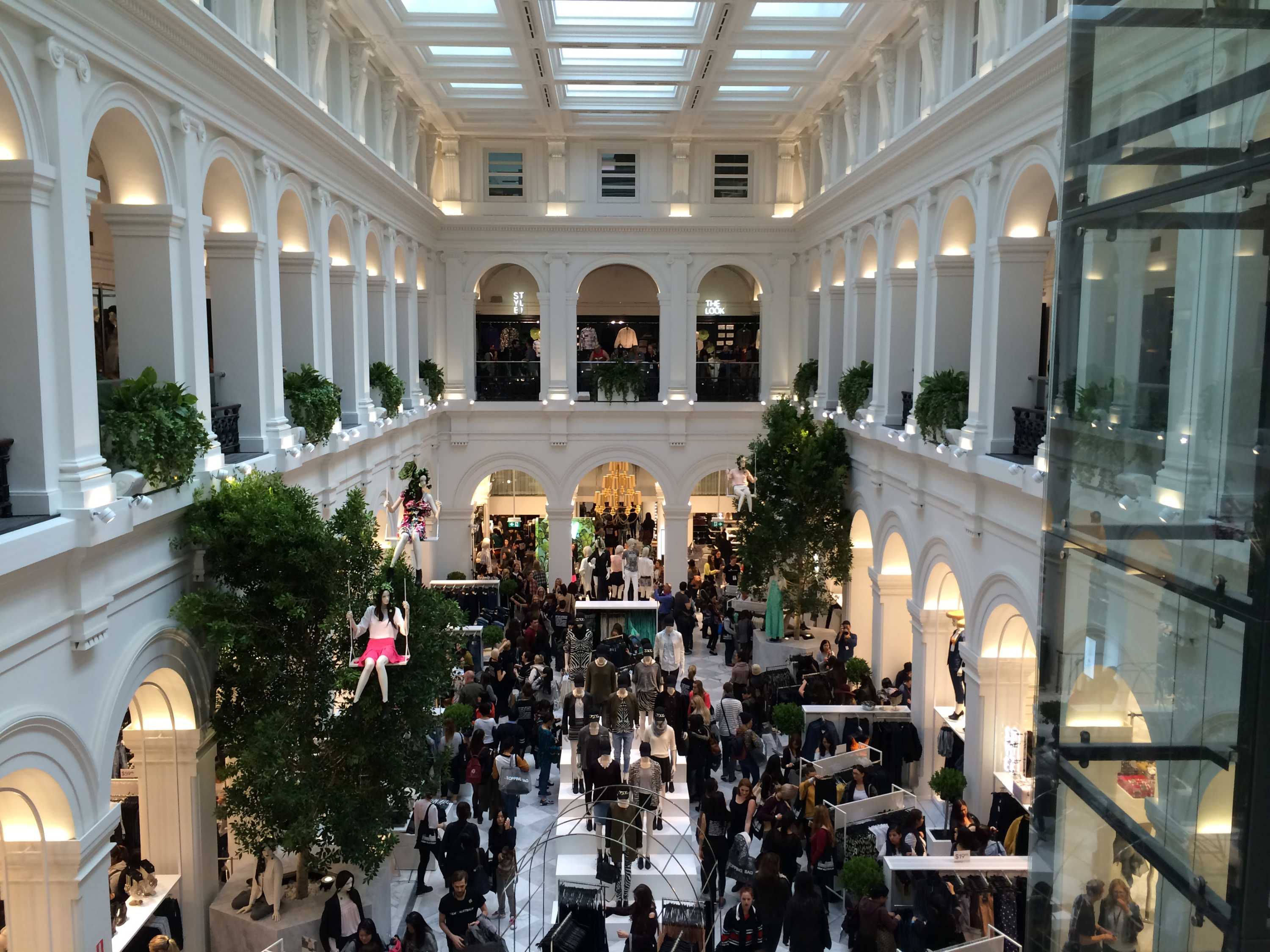 H&M opens first Australian store amid concerns over fast fashion - ABC News