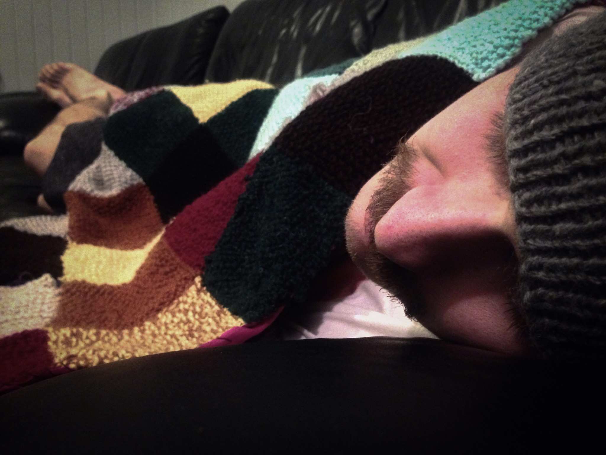 Hundreds sleep on couches to raise awareness for youth homelessness ...