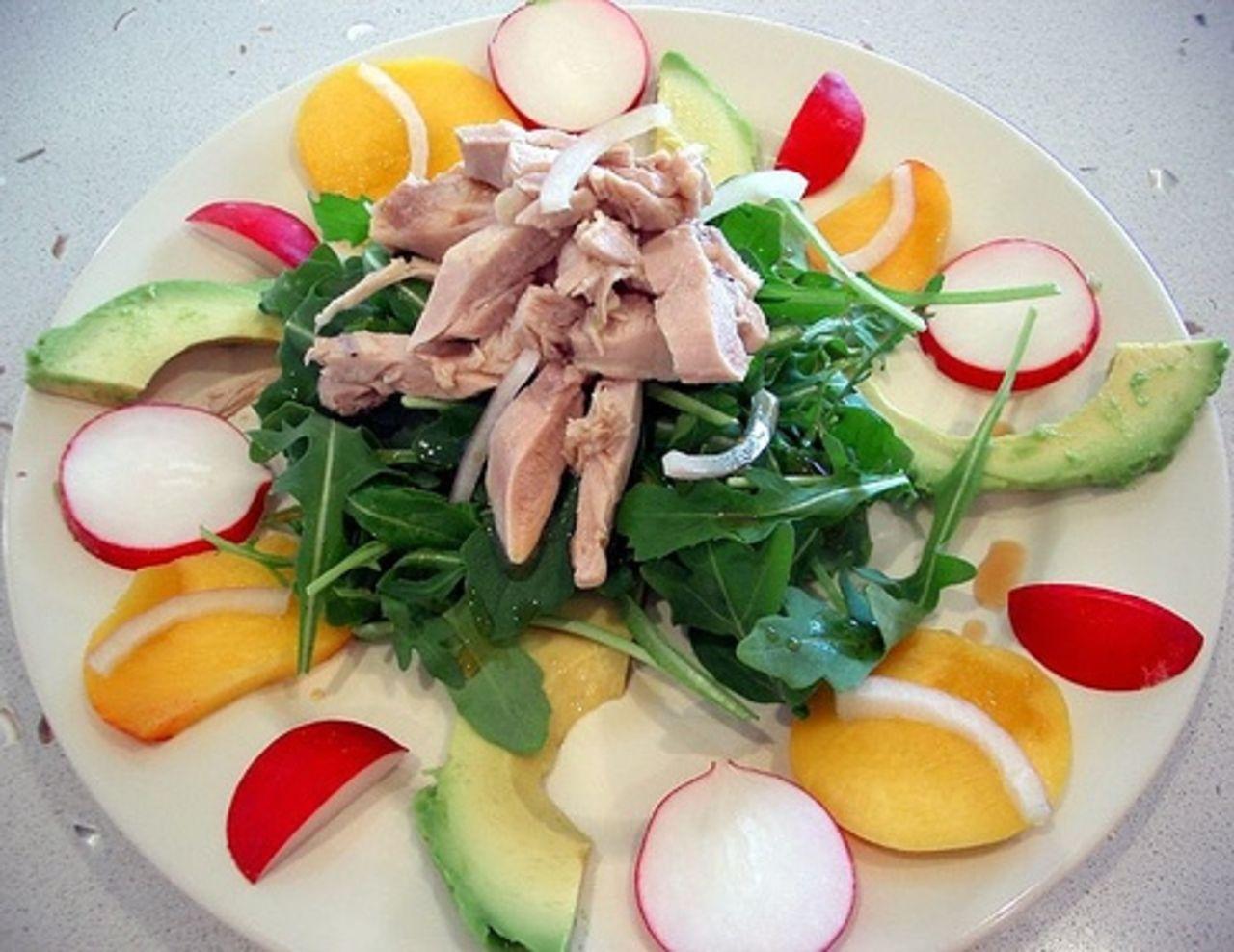 Thai poached chicken with Vietnamese coleslaw - ABC News