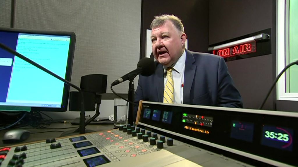 Craig Kelly leaves Liberal Party to sit on crossbench - ABC News