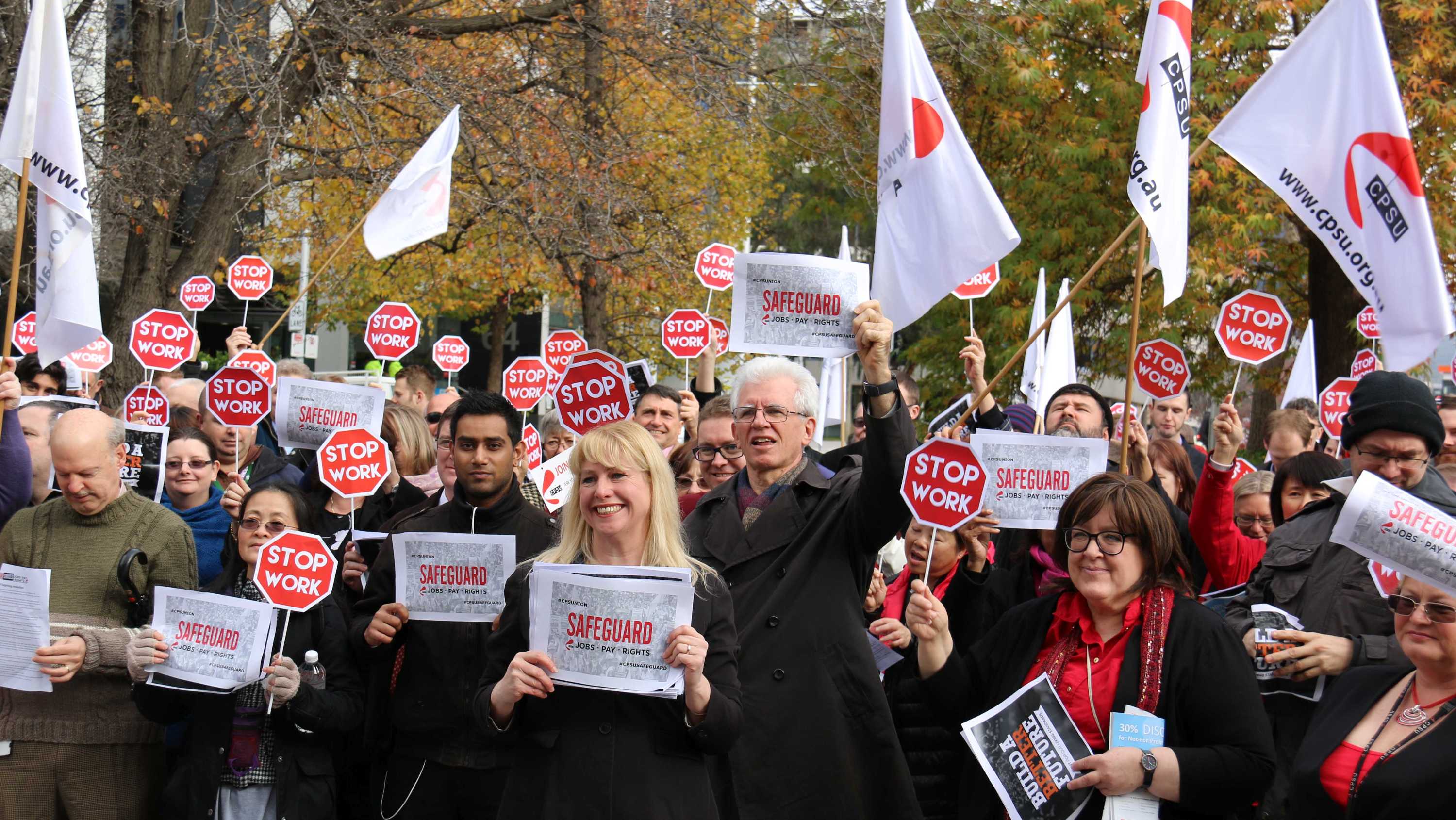 Public servants in Federal Employment Department take industrial action ...