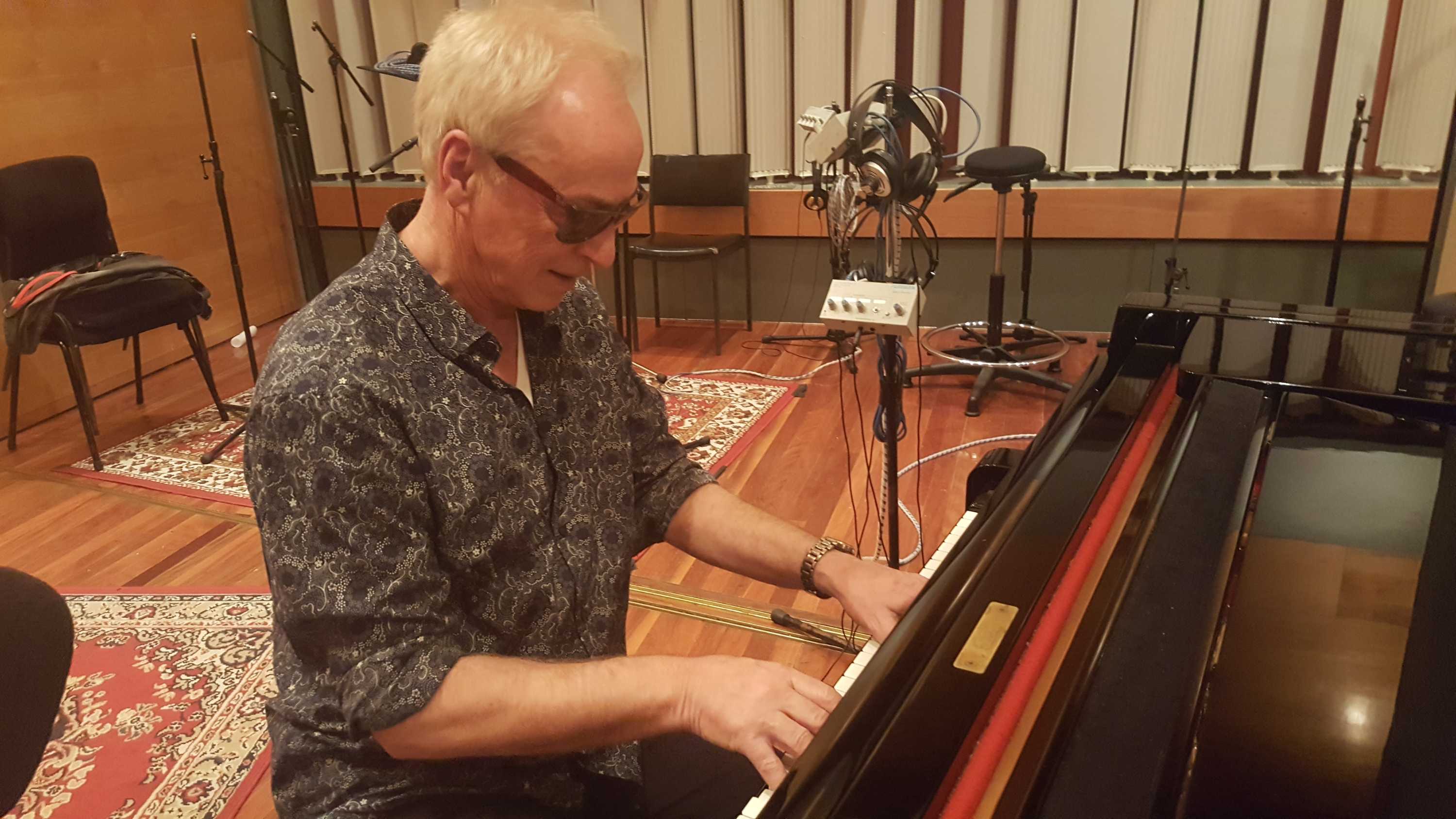 Split Enz Eddie Rayner's musical journey - ABC listen