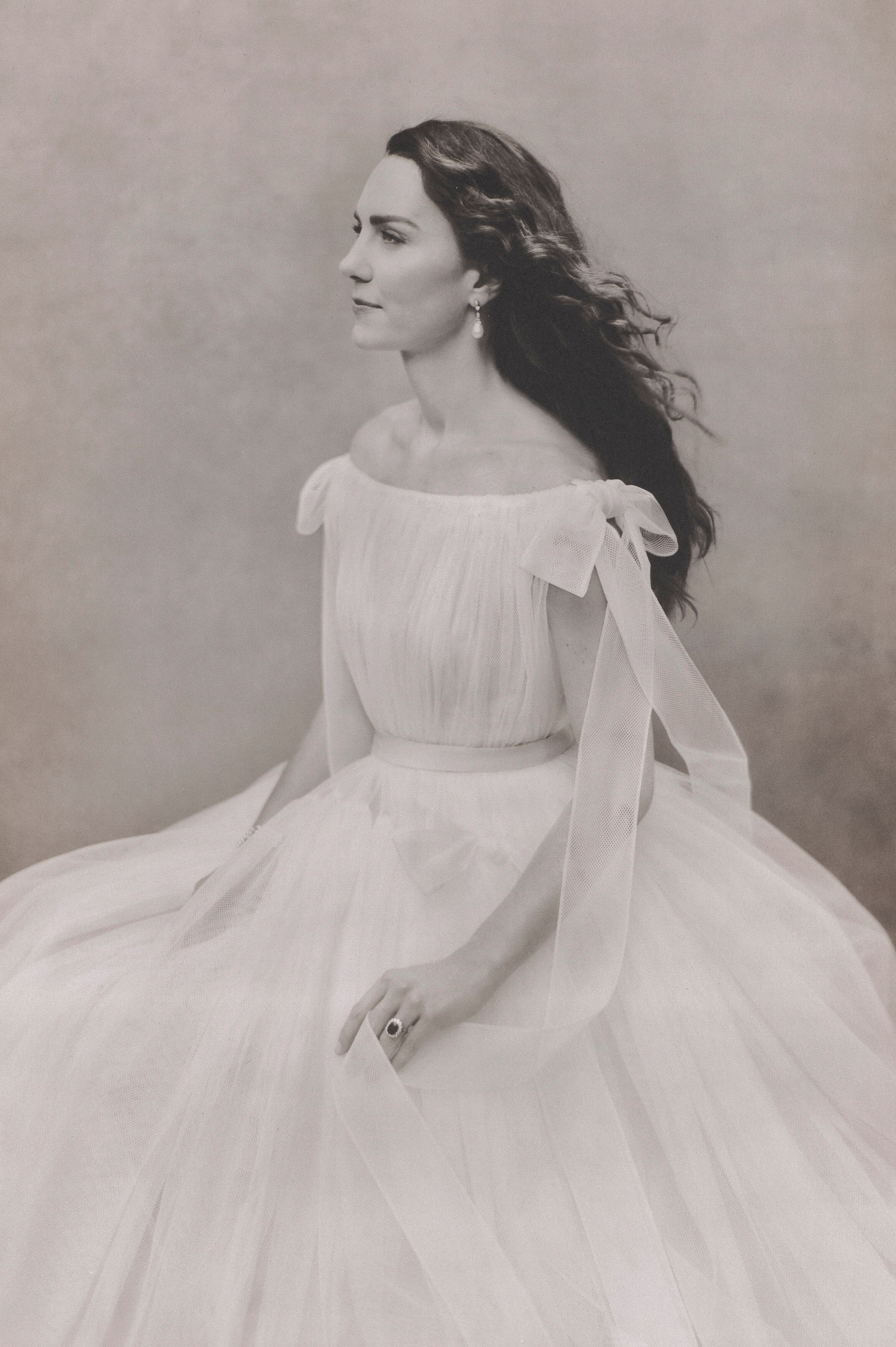 Birthday portrait of Princess Kate among unseen royal photos going on ...
