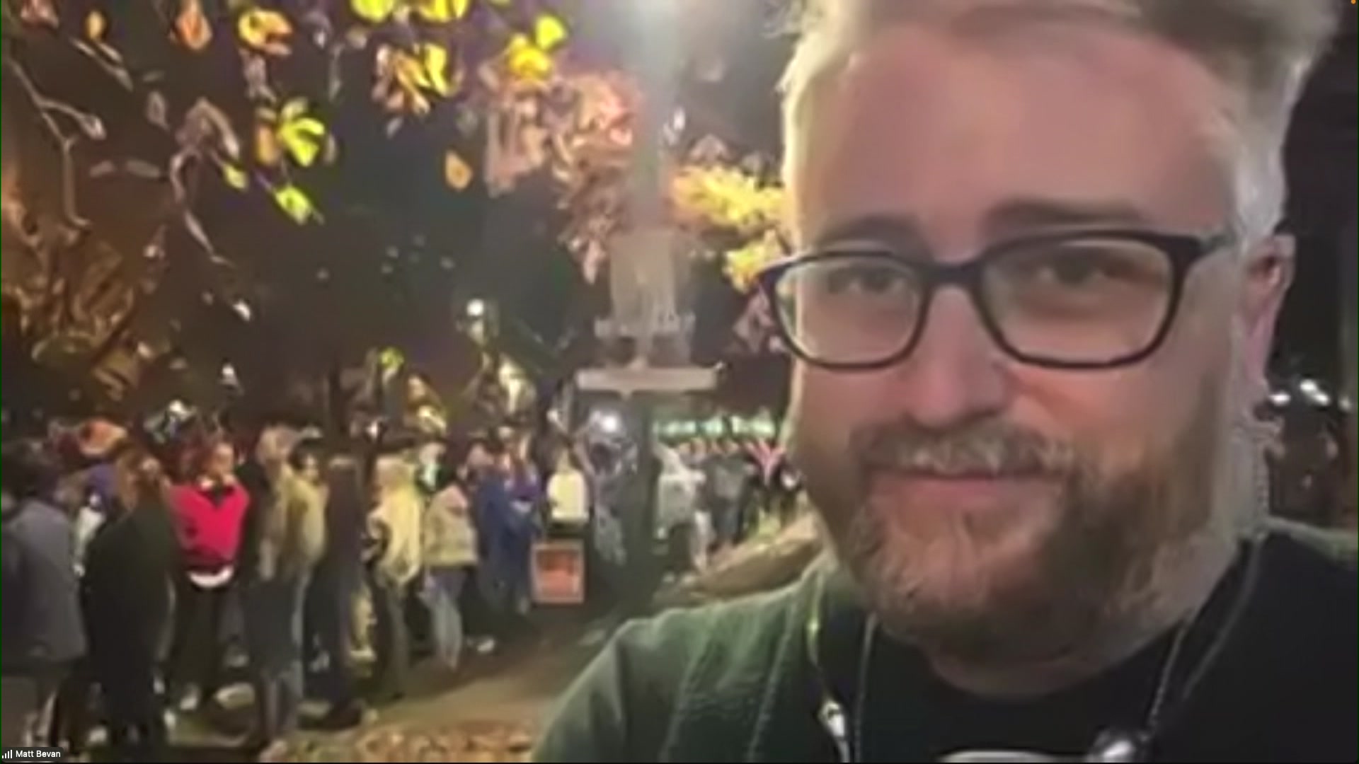 Matt Bevan waiting in line for Kamala Harris's last address - ABC News