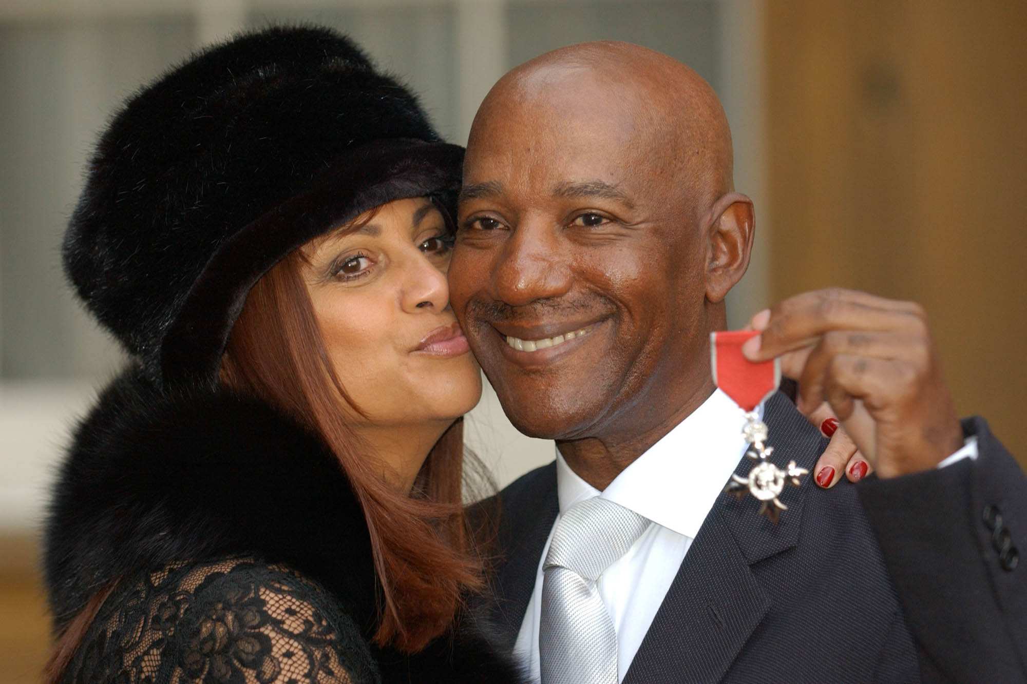 Hot Chocolate lead singer Errol Brown dies of cancer, aged 71 - ABC News