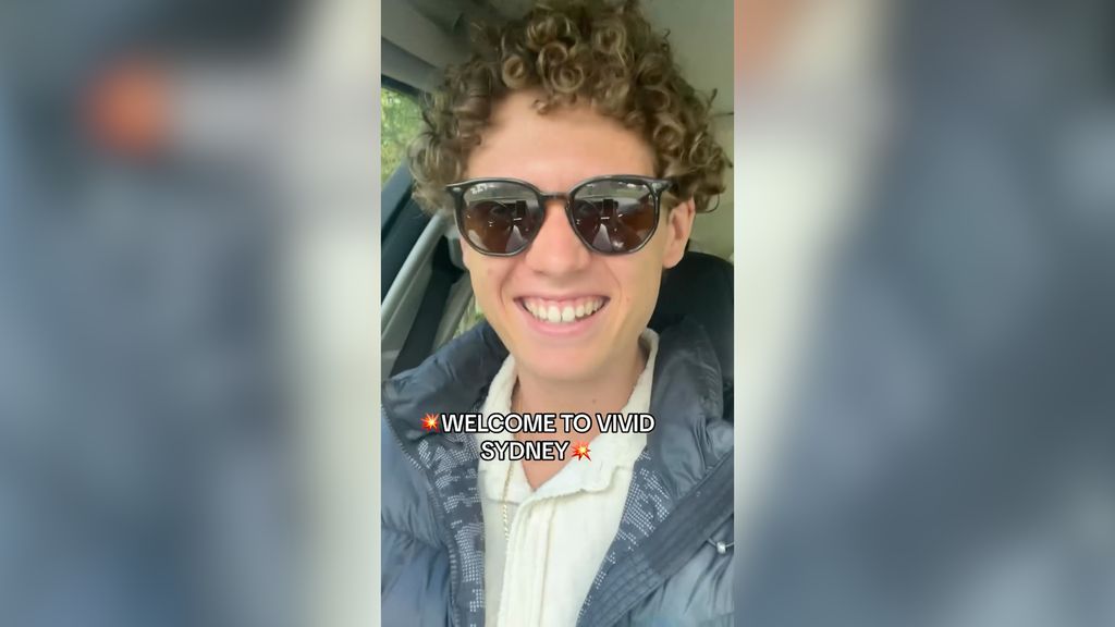 英文视频：皮克尔斯希望人们在街上能随着他创作的《我们的互联城市》起舞。 - ABC News