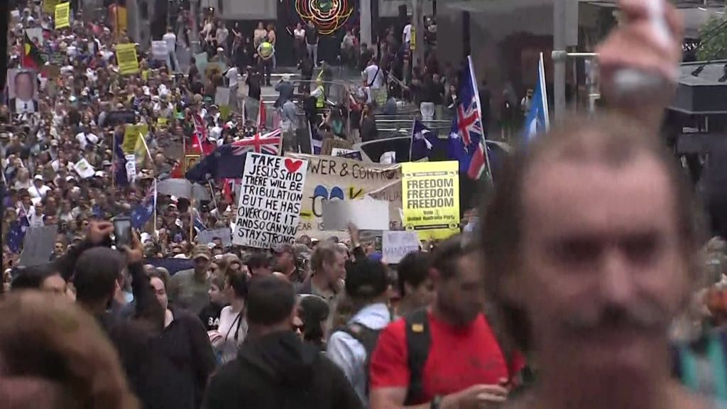 Protesters march through Sydney's CBD - ABC News