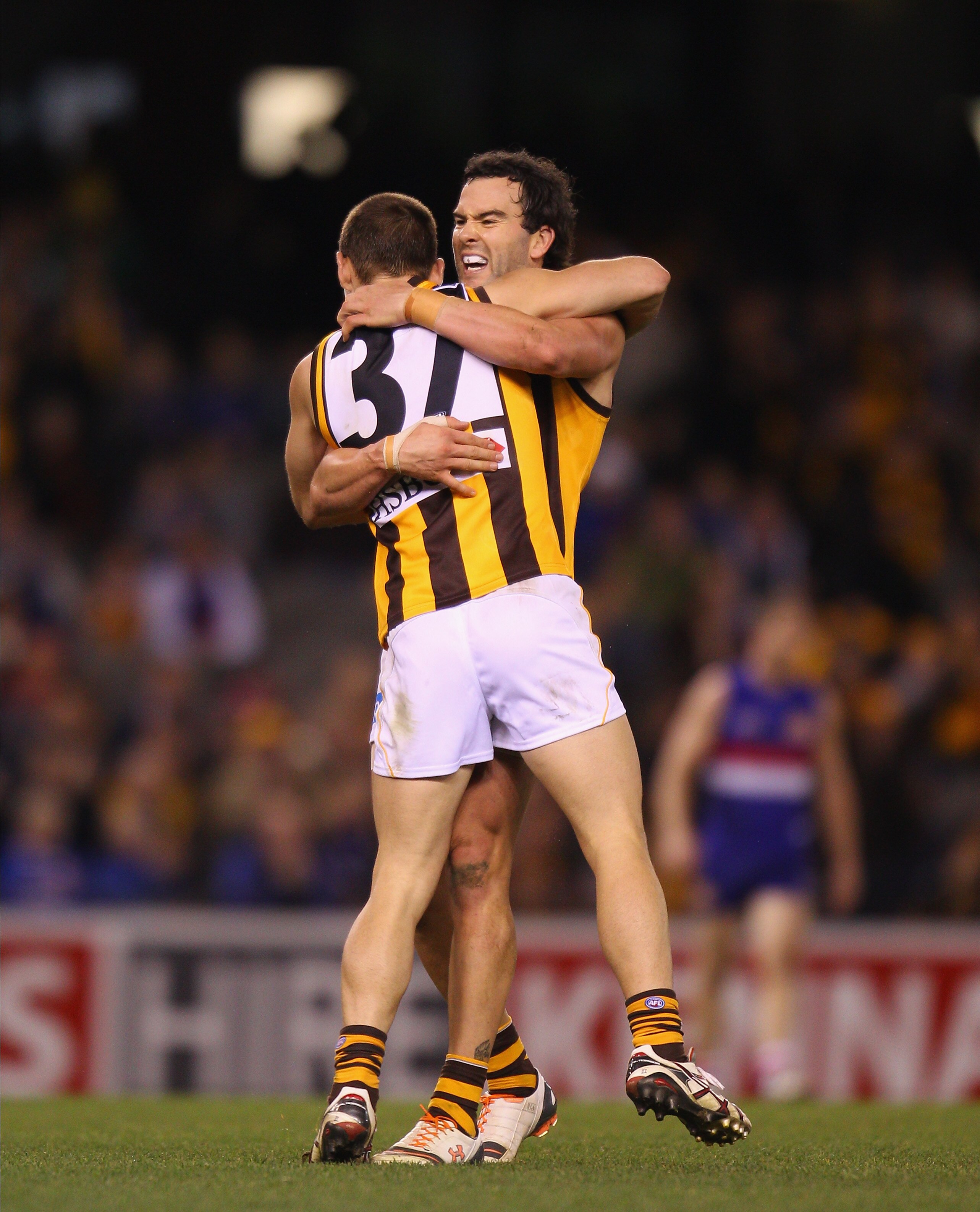 Hawks bury Bulldogs at Docklands - ABC News