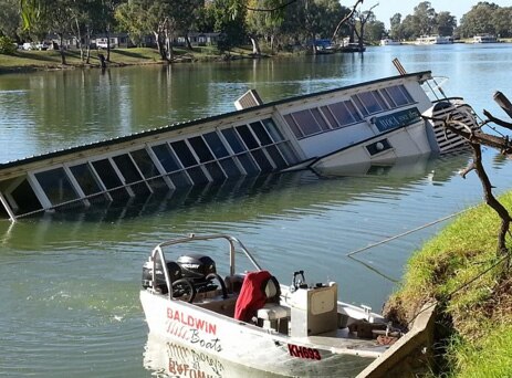 Sunken paddle boat Avoca becomes Murray River tourist attraction in ...