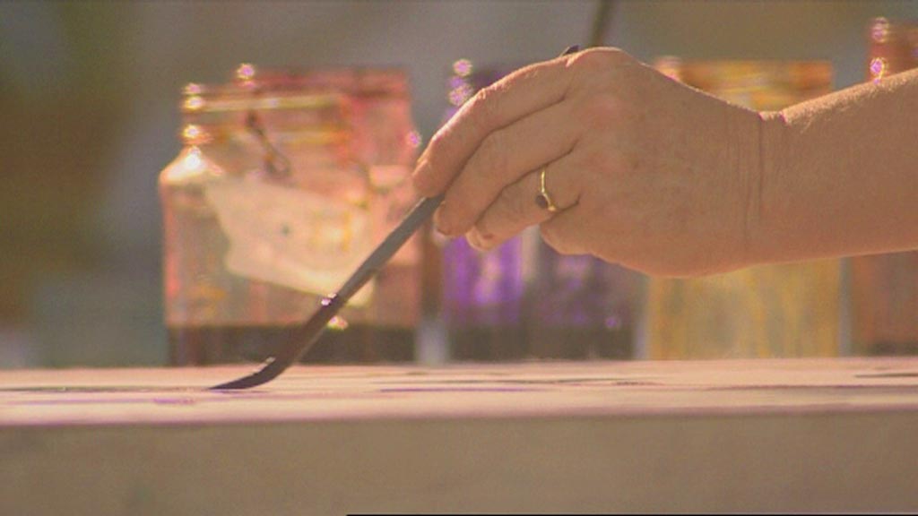 Arts About: Textile designer shares secrets of her art - ABC News