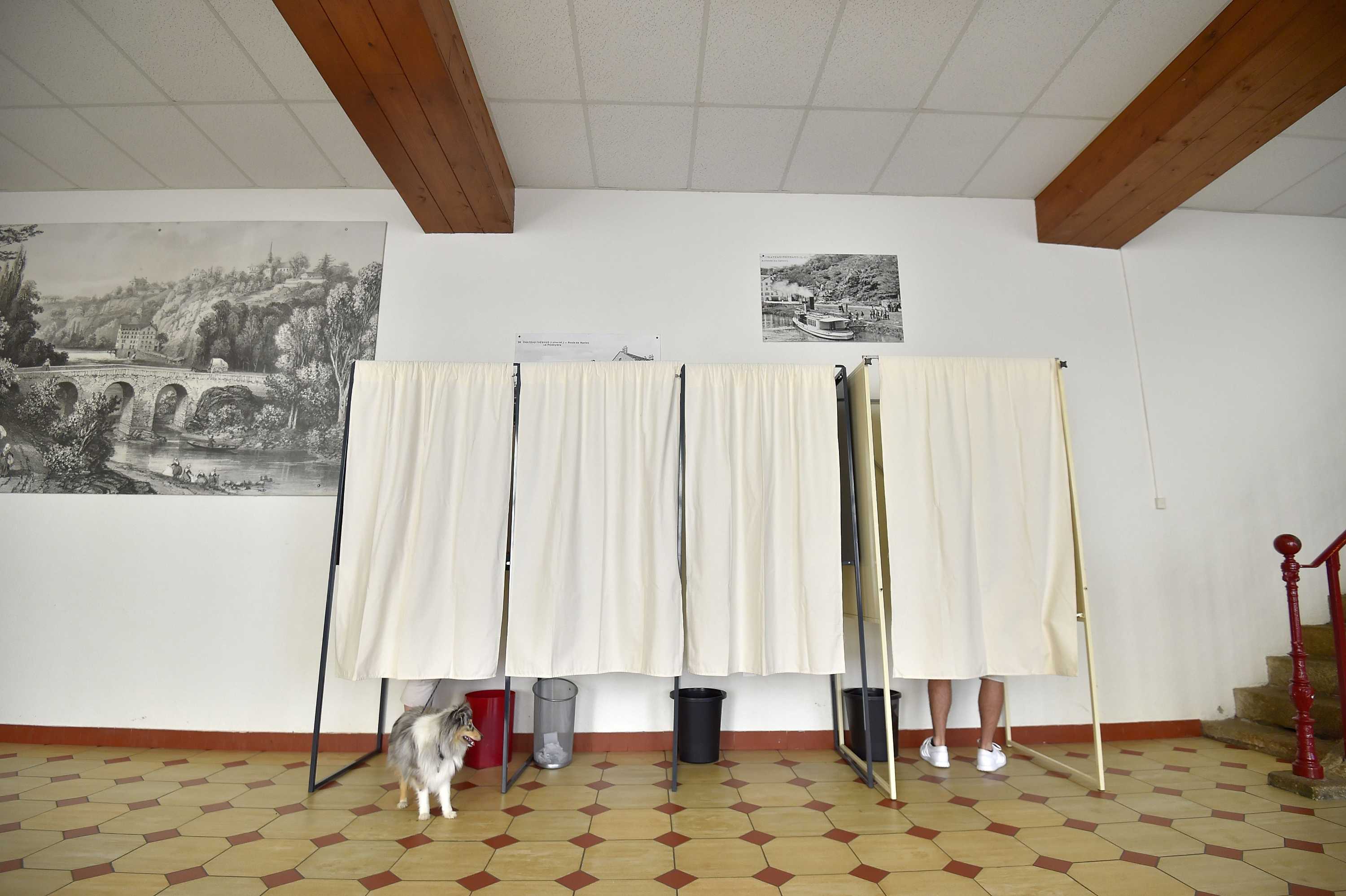 Should you get a vote if you don't understand politics? Academics offer ...