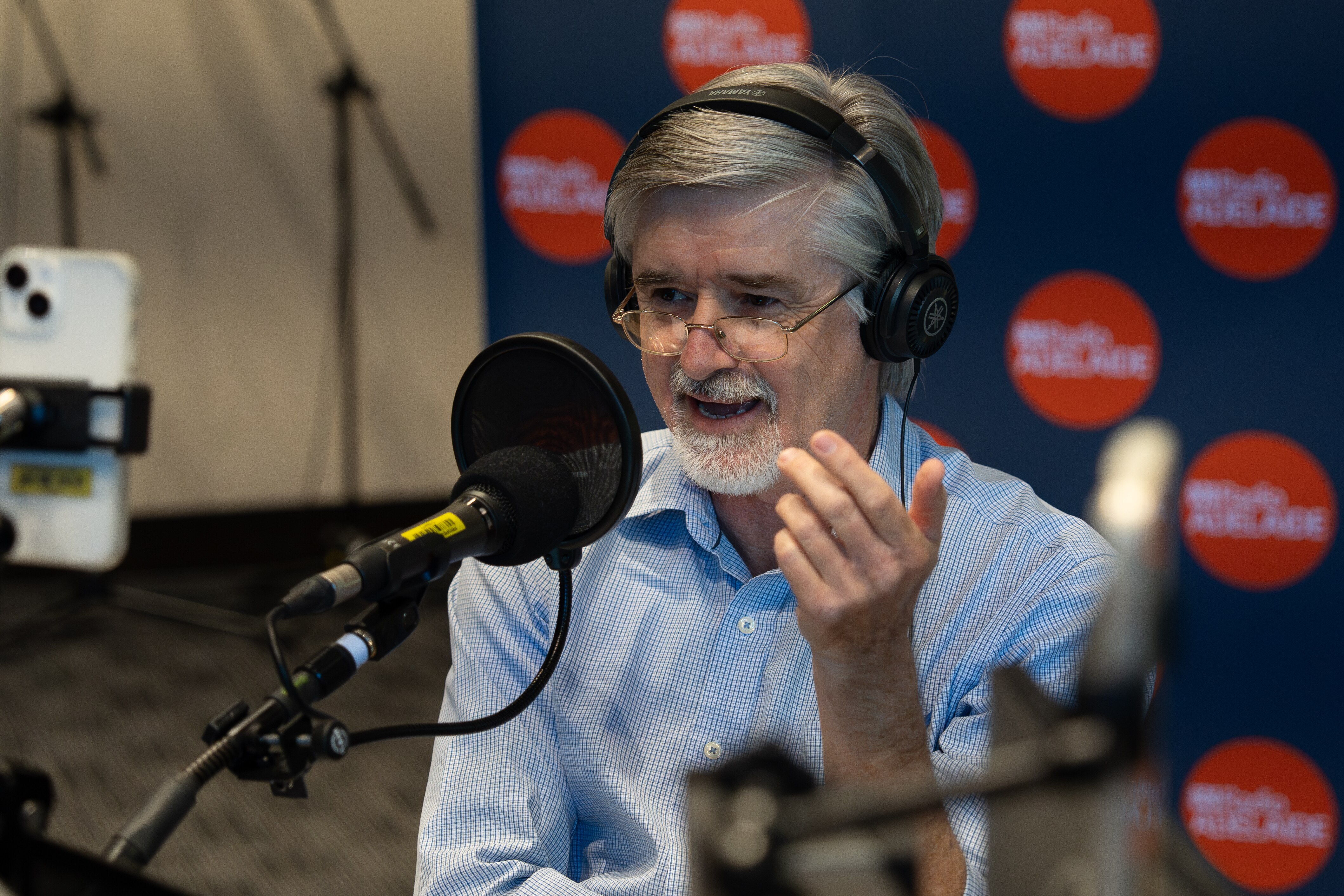 ABC Radio Adelaide Mornings program presenter David Bevan announces retirement after two decades ...