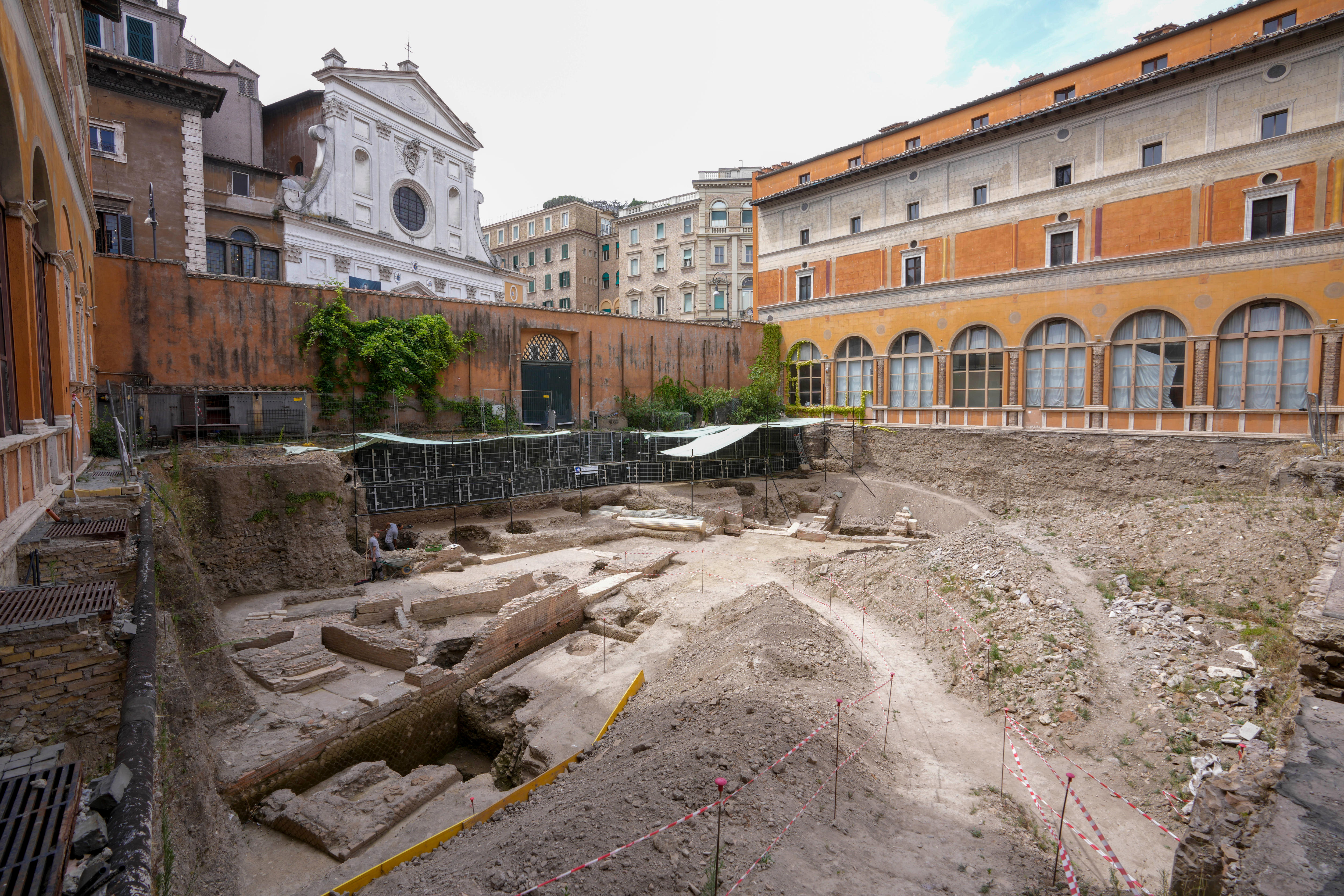 Ancient Roman ruins of Nero's Theatre discovered under hotel garden ...